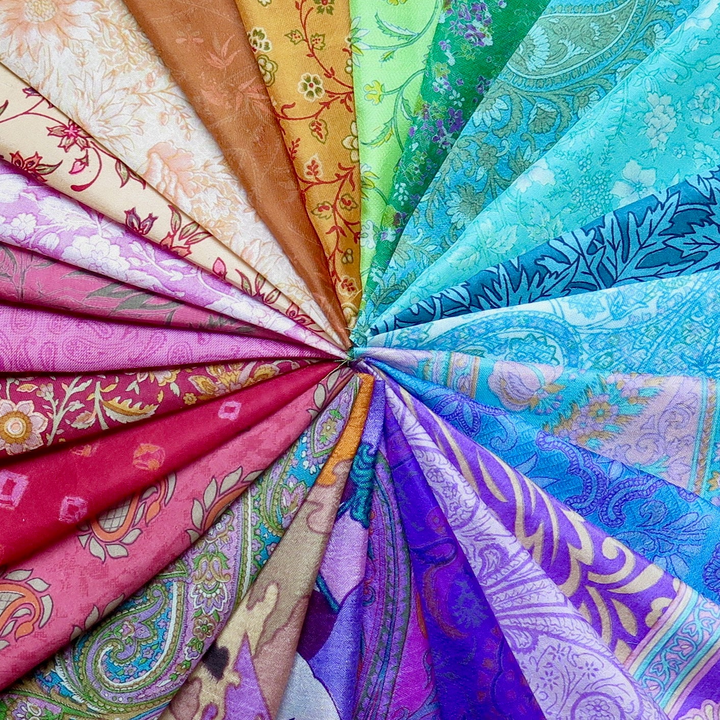 25 Pieces of Sari Silk Pieces Silk Remnants - Etsy