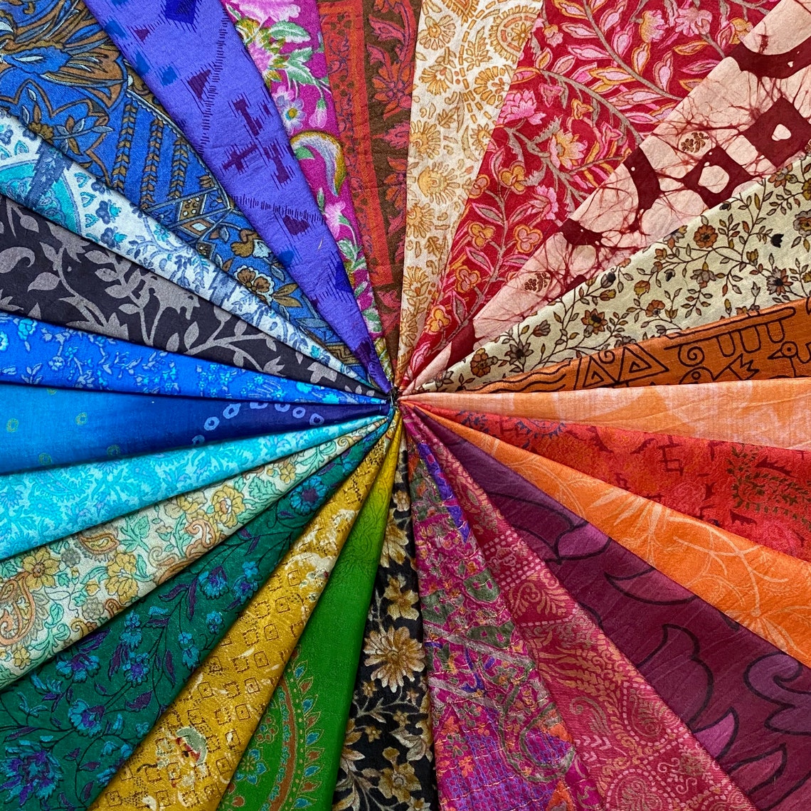 25 Pieces of Sari Silk Pieces Silk Remnants | Etsy