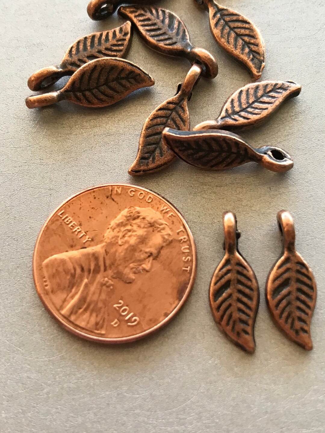 30 Small Leaf Pendant Charm - Etsy