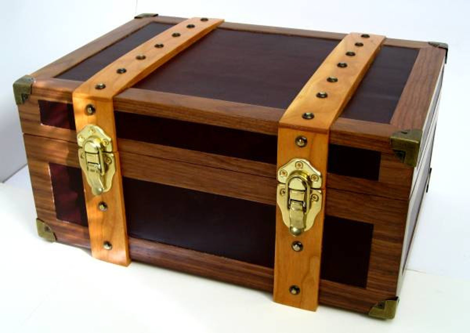 Walnut & Leather Table Top Humidor (the Steamer) - Etsy