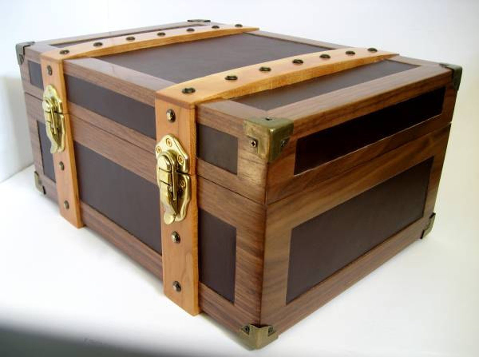 Walnut & Leather Table Top Humidor (the Steamer) - Etsy