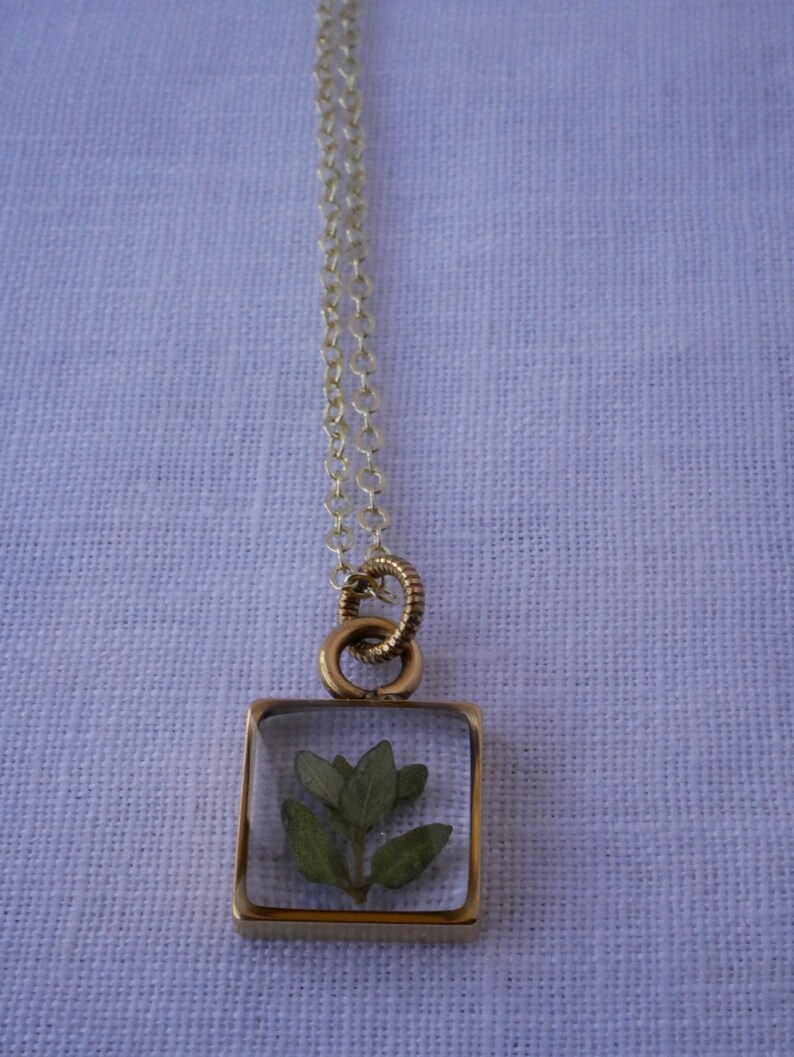 Small Square Minimalist Botanical Necklace - Etsy
