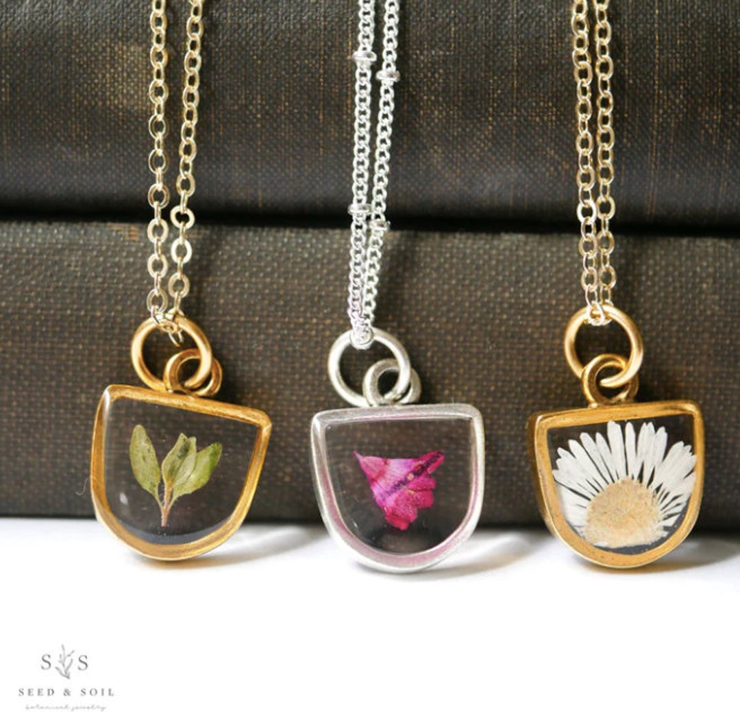 Botanical Flower Necklace, Flower Terrarium Necklace - Etsy