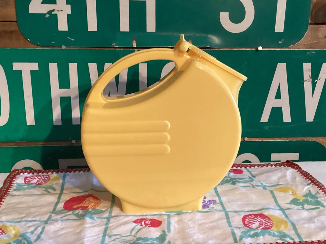 Pitcher Yellow Plastic Laundry Vintage 1950 - Etsy