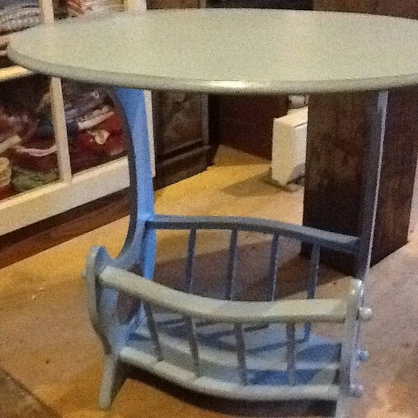 Magazine Rack Table - Etsy