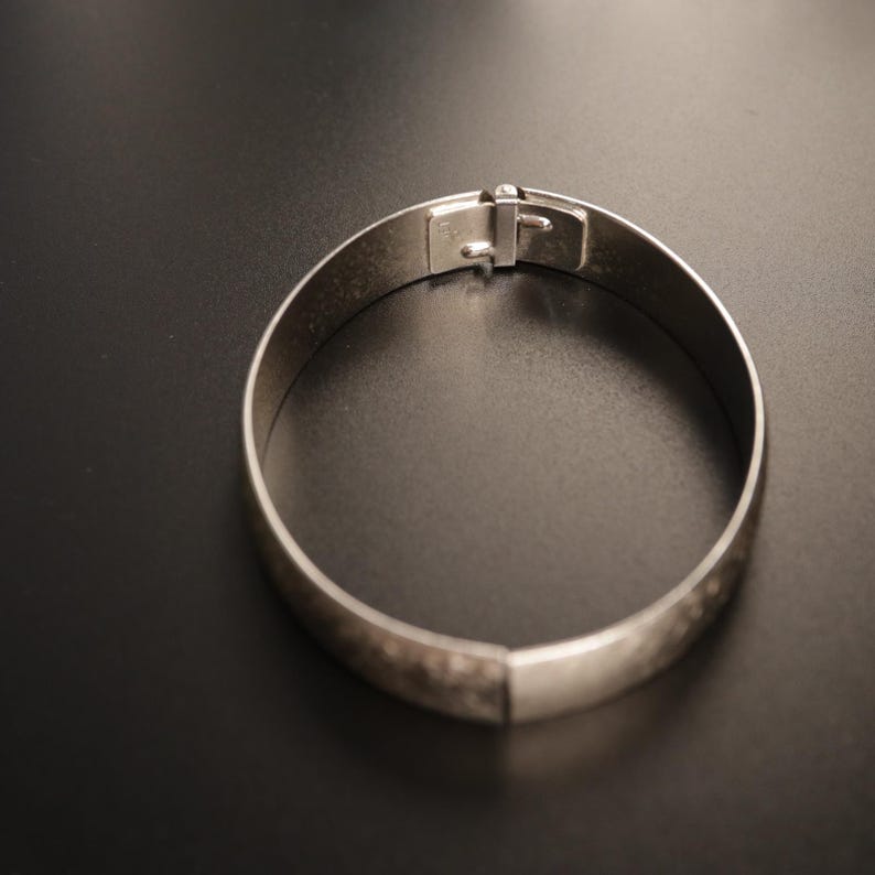 Vintage Monet Clamper Bangle Silver-tone Florentine Finish Oval ...