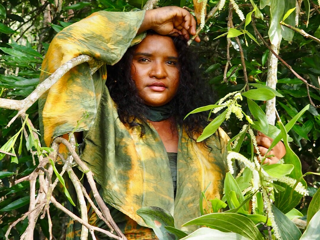 Wattle Inspired Silk Natural Plant Dyed Silk Short Jacket Robe One Size ...