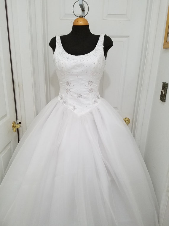 Vintage Full dress white with touches of light pink b… - Gem