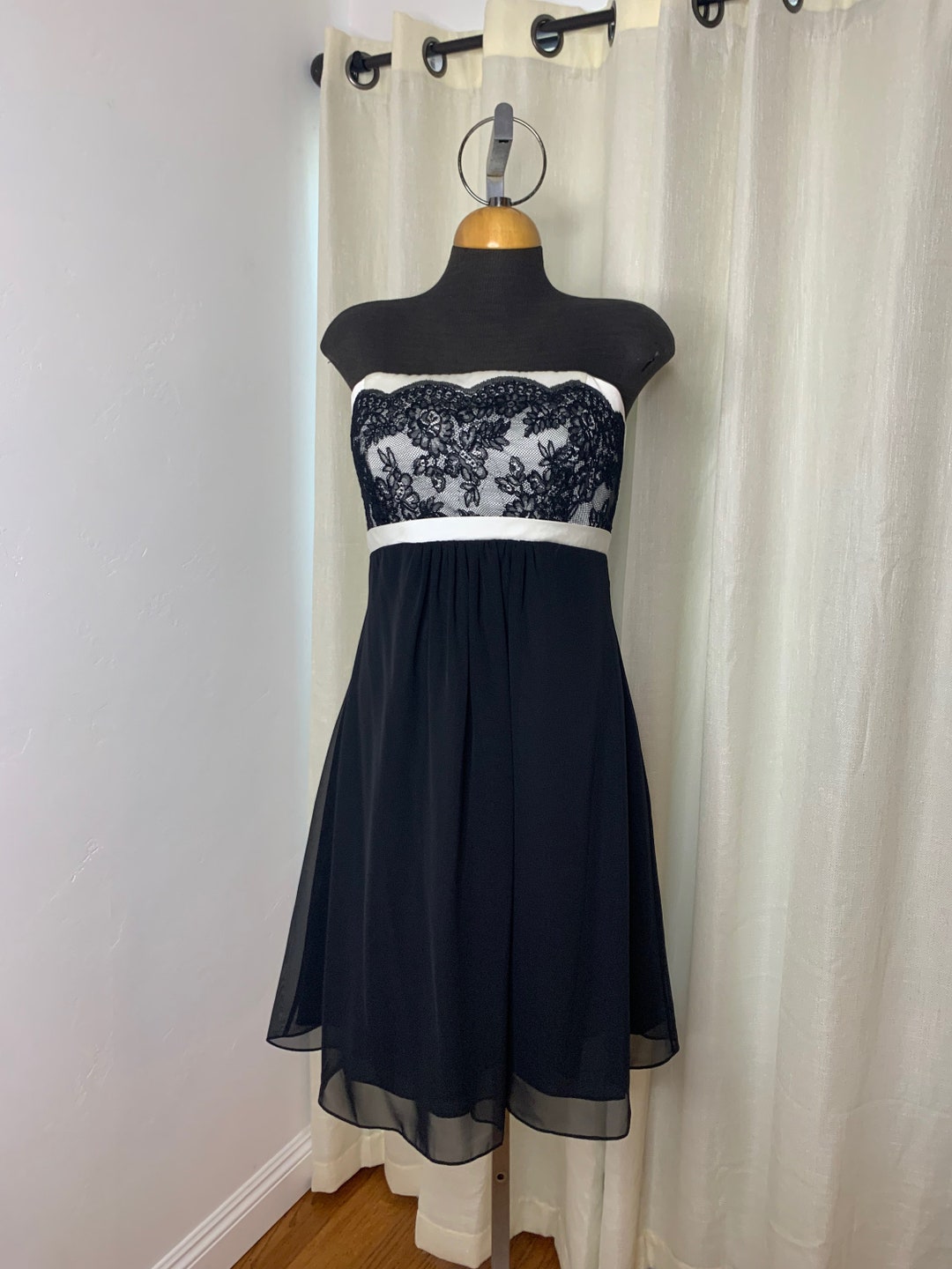 White and Black Lace Chiffon Short Formal Dress Size 6, LBD, Optional ...