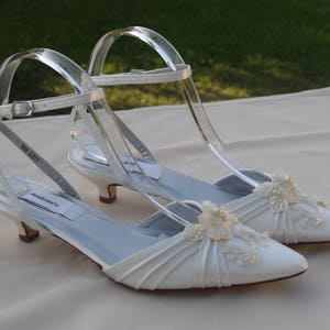 Wedding Ivory Shoes Closed Toes Very Low Heel, Off-white Ivory Wedding ...