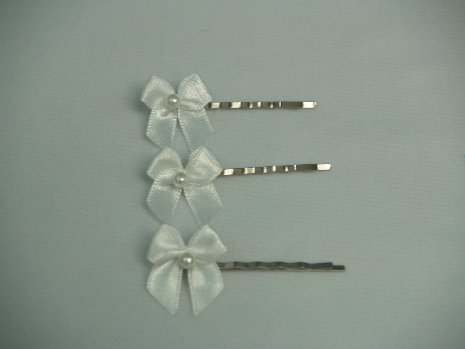 Two Tiny White Hair Bows Brides Hair Bow Embellishments - Etsy