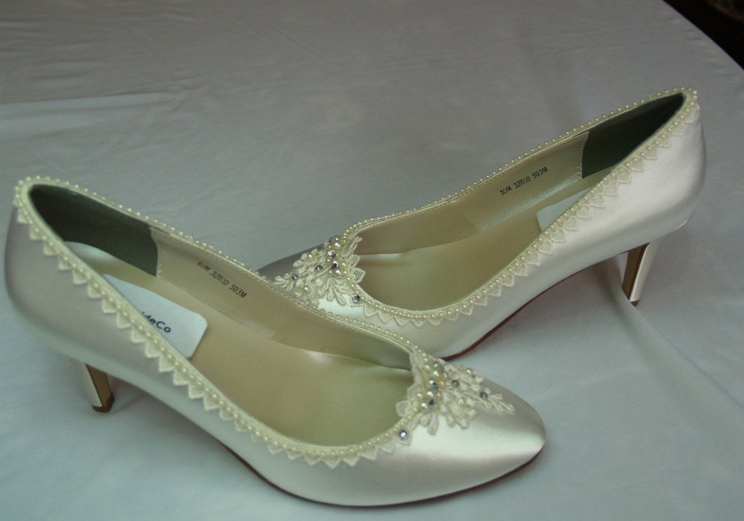 Size 5 & 10 Ivory Victorian Classic Pumps With Lace Pearls and Crystals ...