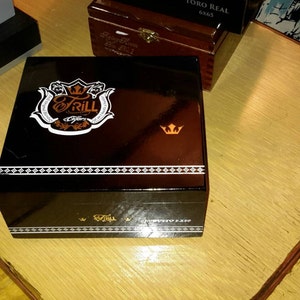 Cigar Box Trill Black & Gold Tray Bottom Natural Interior Wooden Chest ...