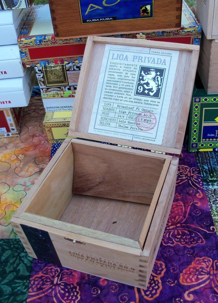 Cigar Box Griffon Box Lion With Crown Liga Privera Wood | Etsy