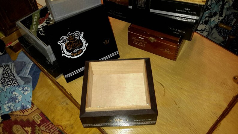 Cigar Box Trill Black & Gold Tray Bottom Natural Interior | Etsy