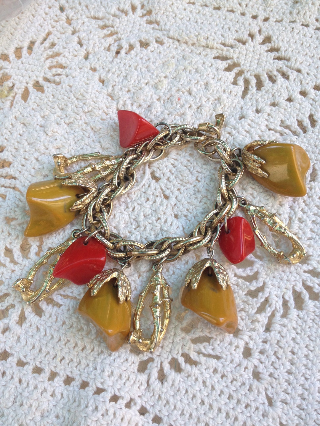 Vintage 40s Bakelite Charm Brecelet Red Green Yellow Gold Plated Great ...