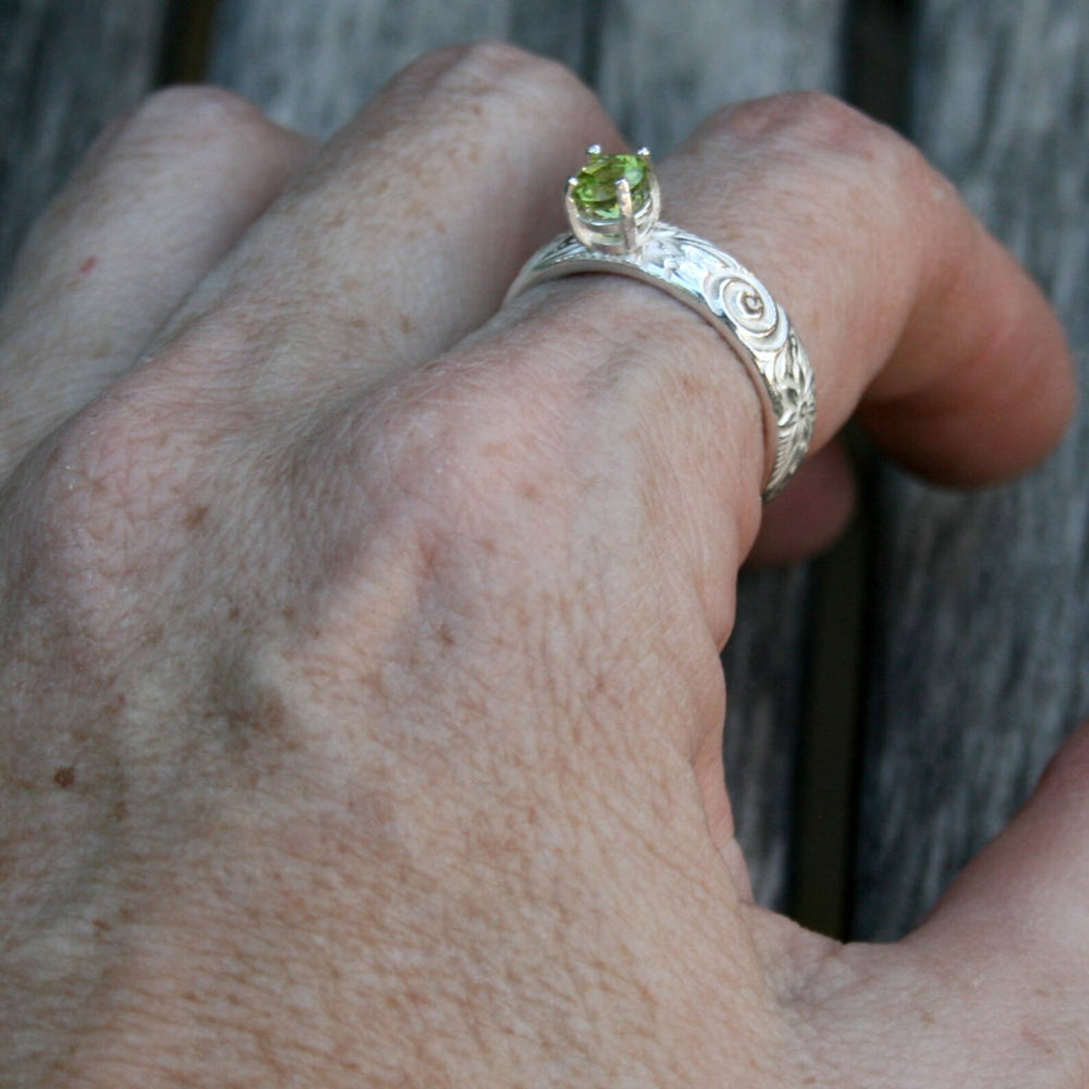 Sterling Silver Pattern Ring With Solitaire Peridot - Etsy