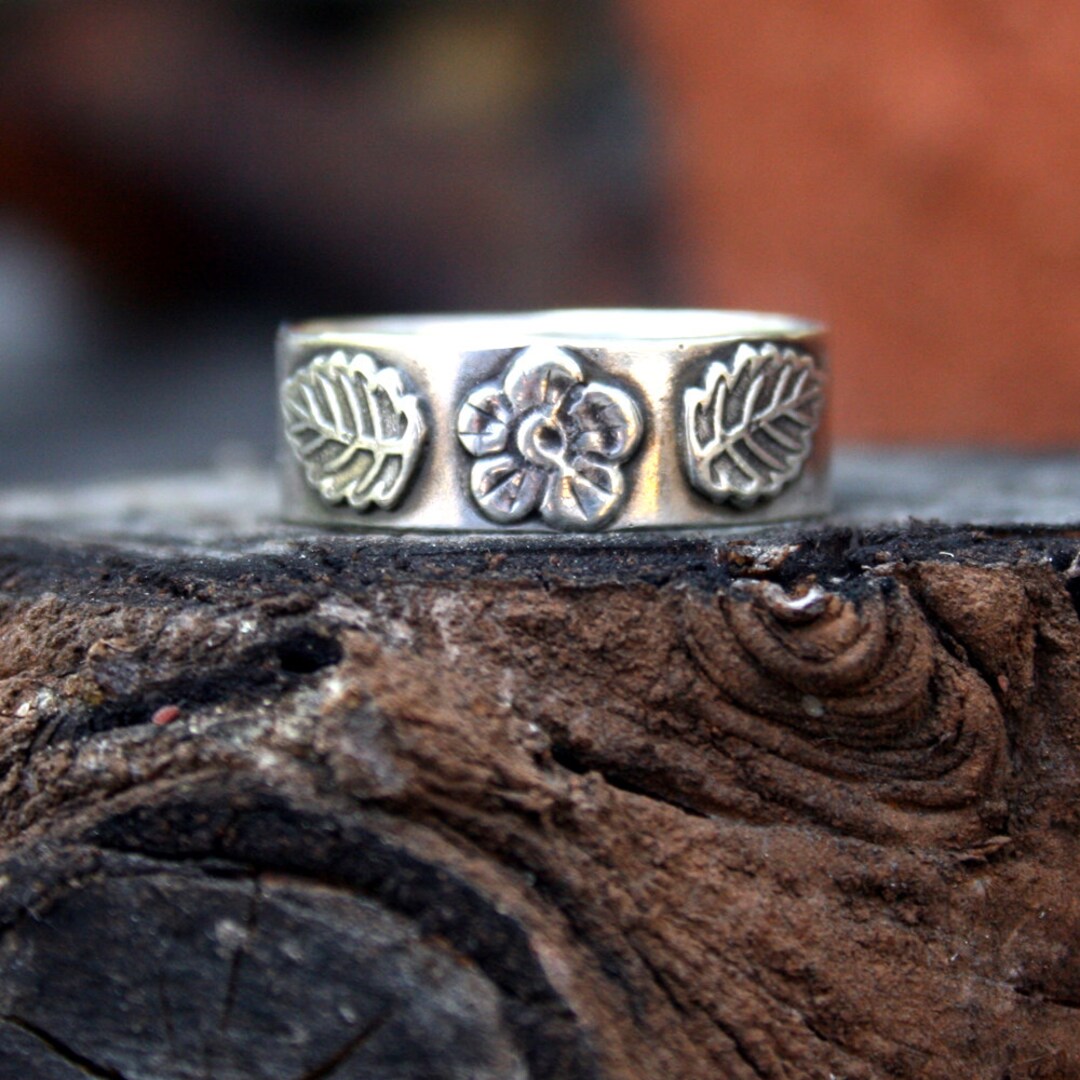 Sterling Silver Flower and Leaf Ring - Etsy