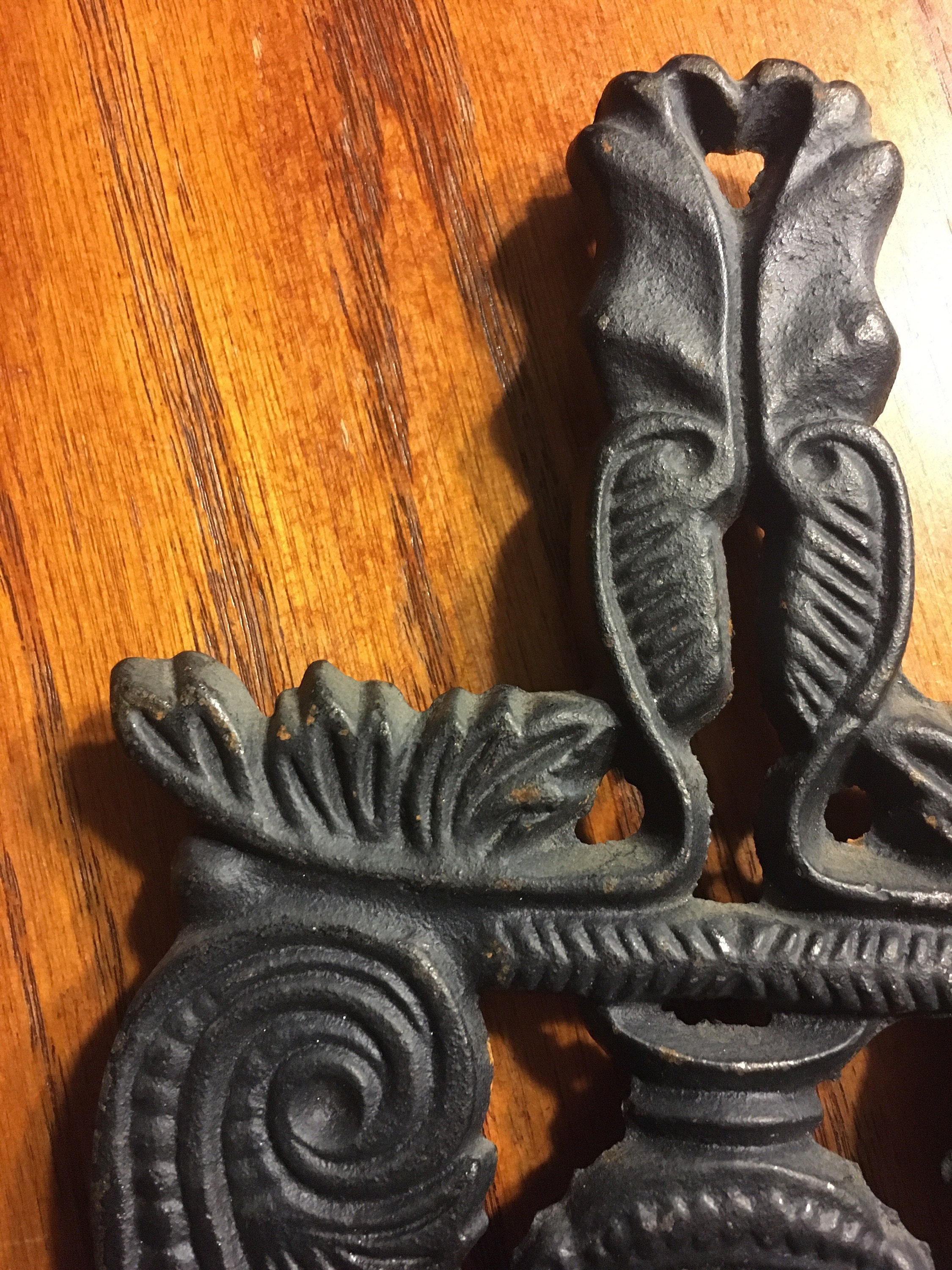 Trivet Cast Iron T4 Grape Grape Scroll Pattern Footed - Etsy