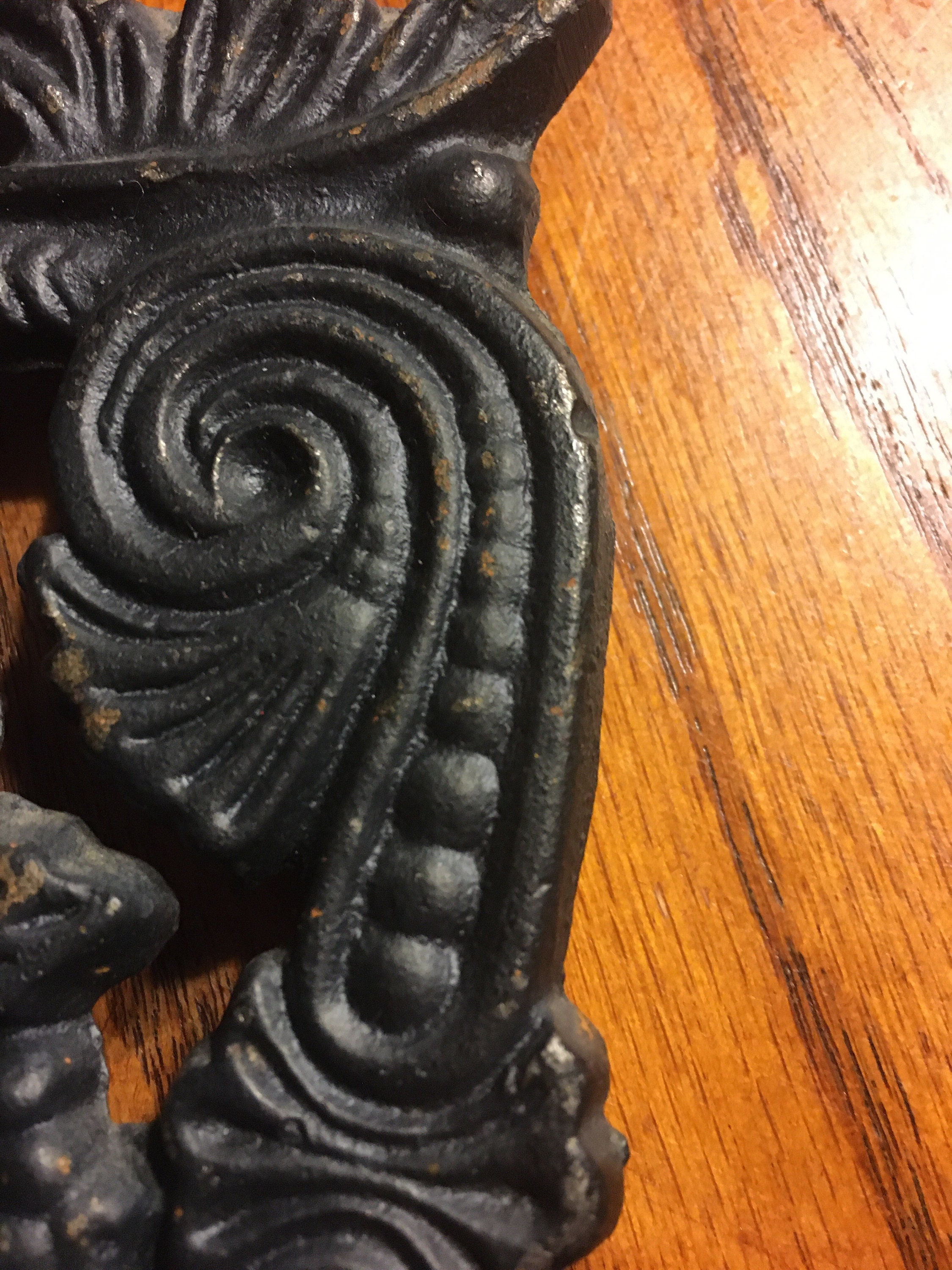 Trivet Cast Iron T4 Grape Grape Scroll Pattern Footed - Etsy