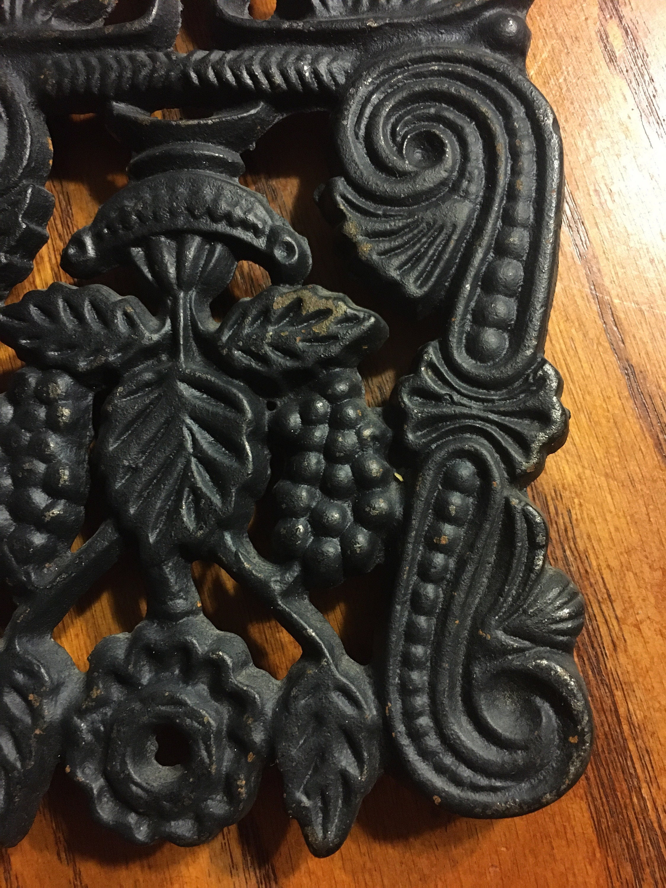 Trivet Cast Iron T4 Grape Grape Scroll Pattern Footed - Etsy