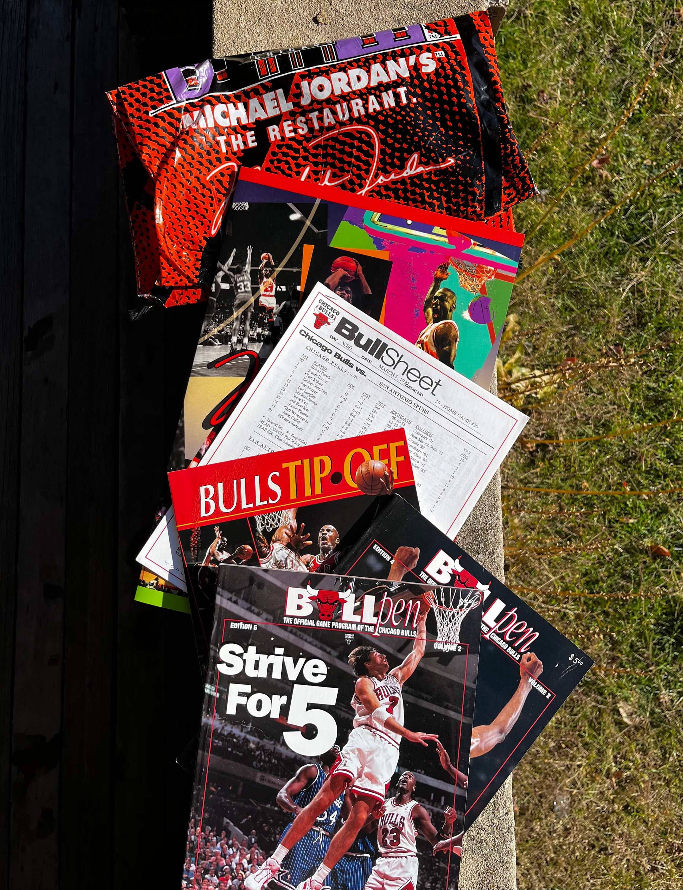 Michael Jordan Chicago Bulls Lot Magazine Vintage 1996-97 Bullpen Game ...