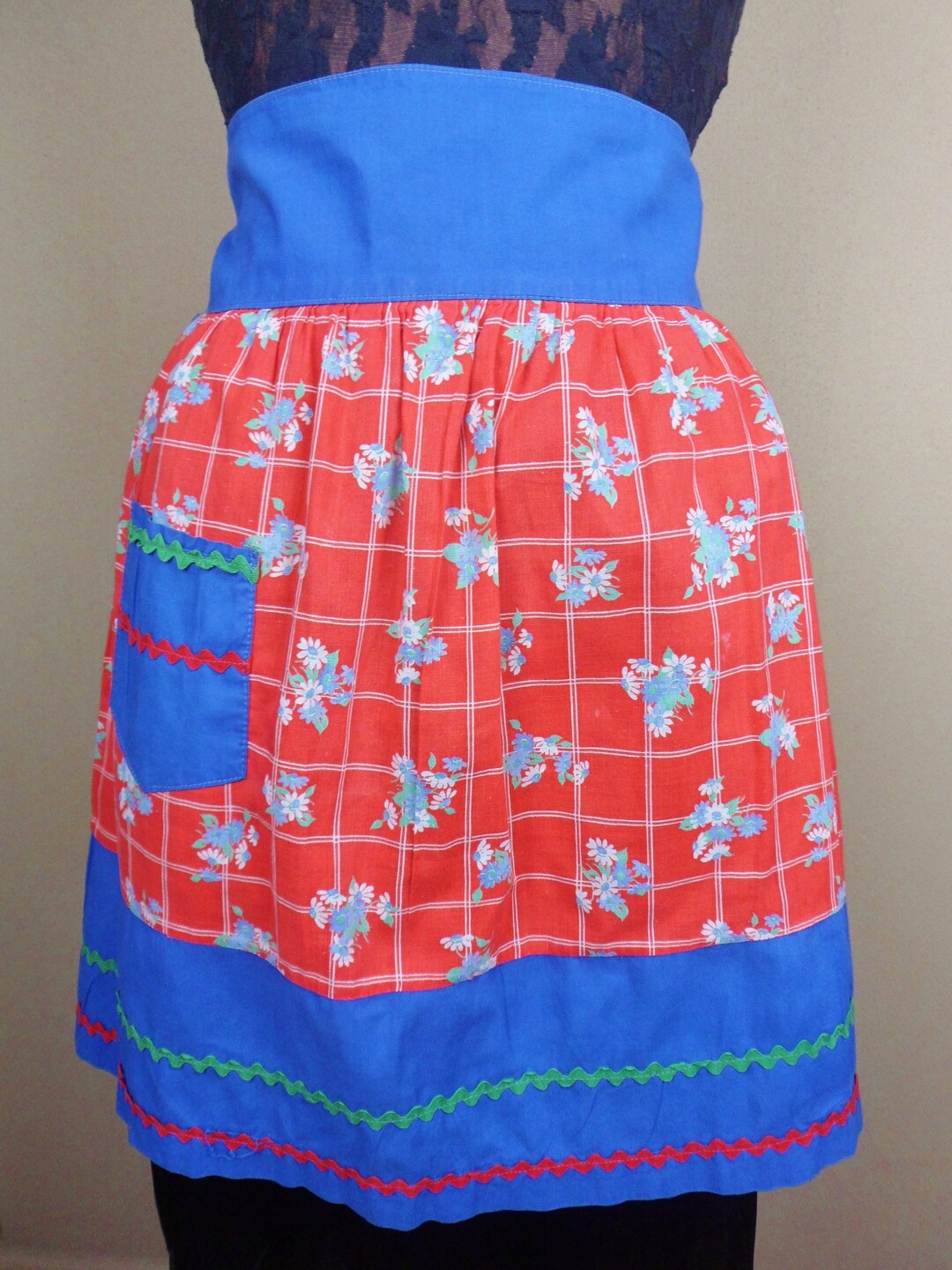 Handmade Country Apron, Red and Blue Vintage Apron With Flowers and Ric ...