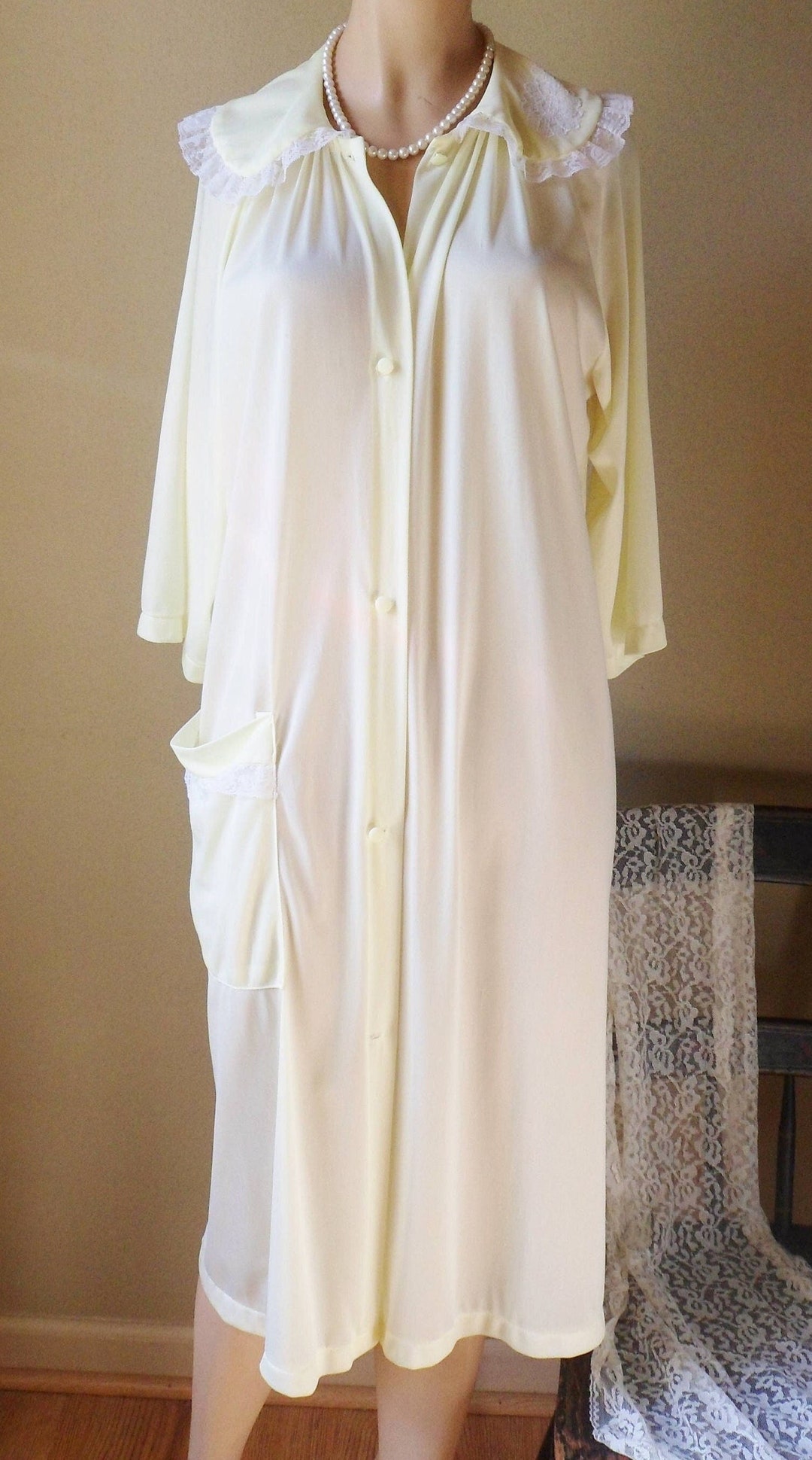 Carole Nylon Robe, Vintage Lacy Light Yellow Button Down Robe, Size M ...