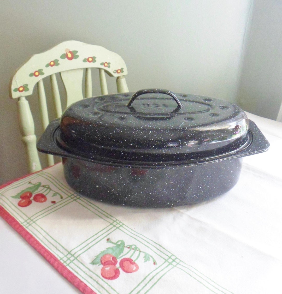 Small Roasting Pan, Farmhouse Chicken Roaster, Black Speckled Enamel ...