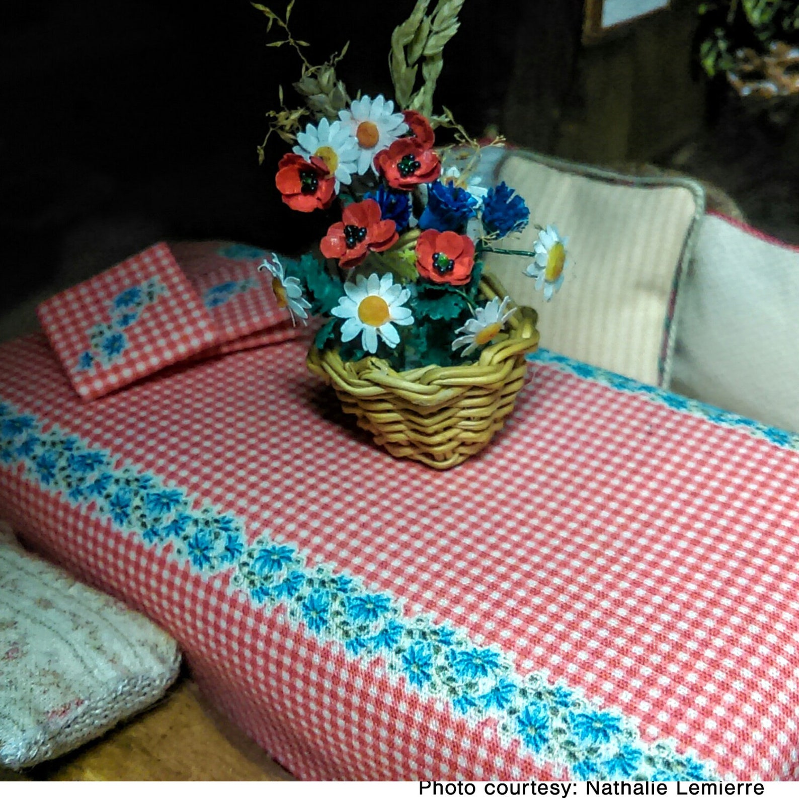 Dollhouse PRINTABLE FABRIC Texture 1:12 Scale Miniature Tablecloth ...