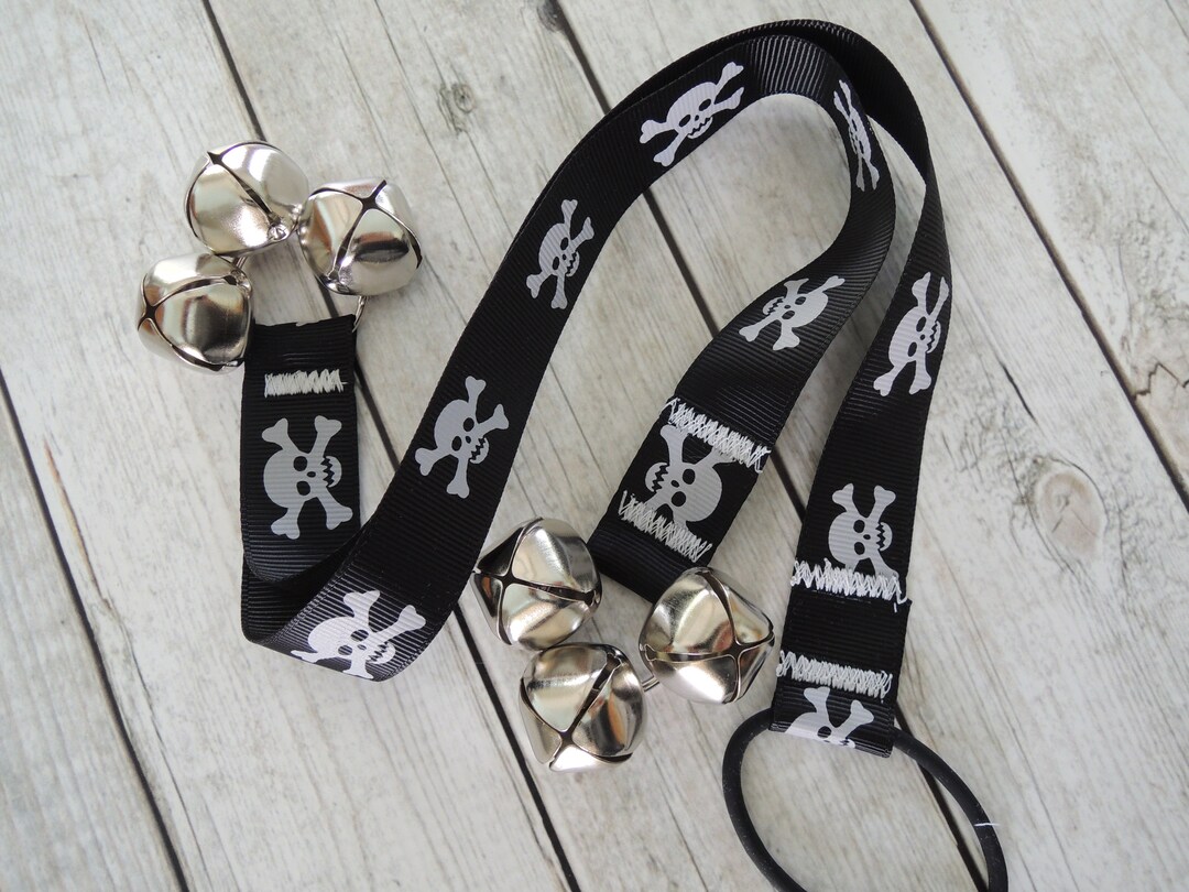 Skull Paw Bells, Dog Housebreaking Potty Trainer, Instructions Included ...