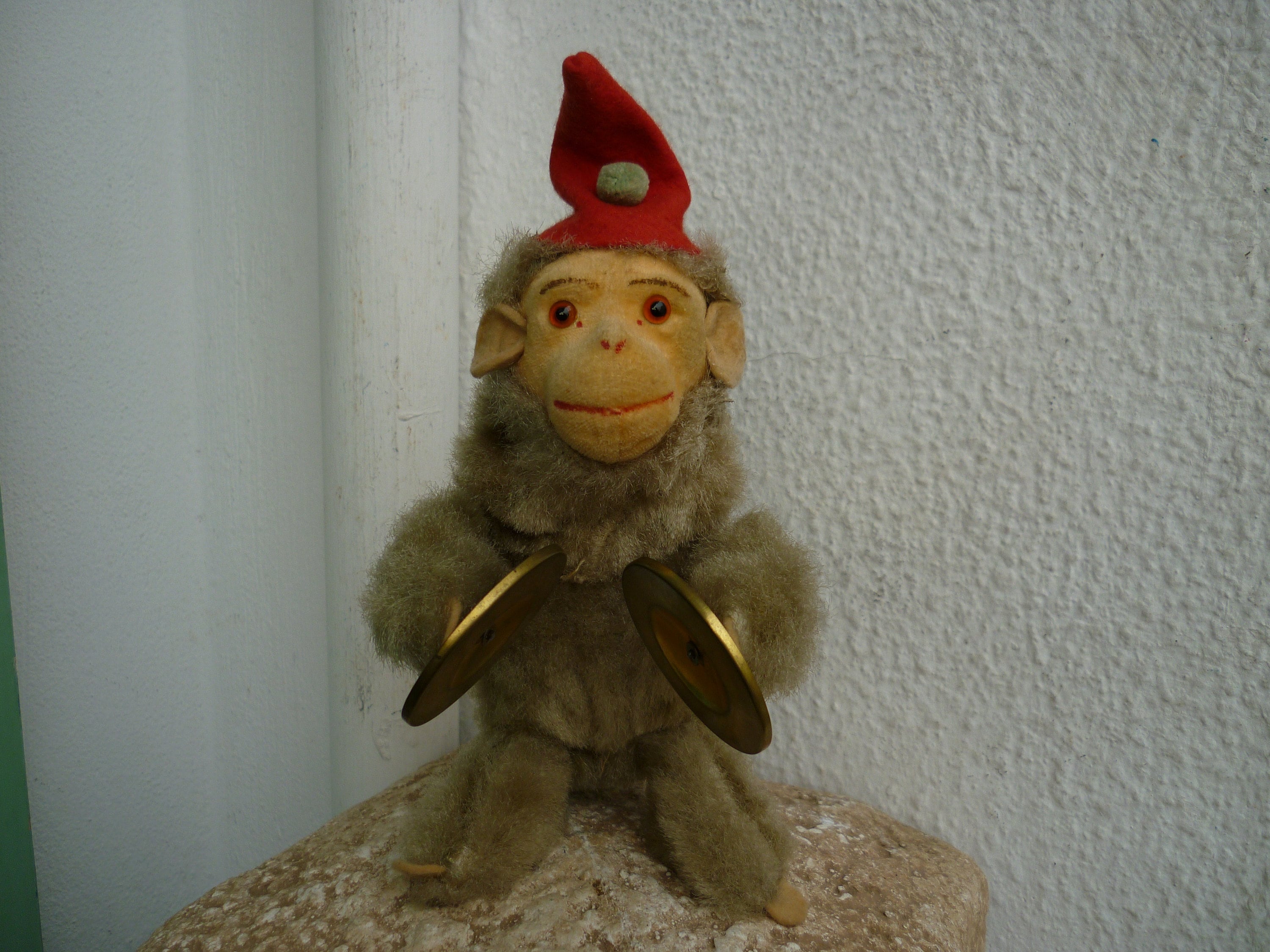 Carl Monkey Clothing Logo