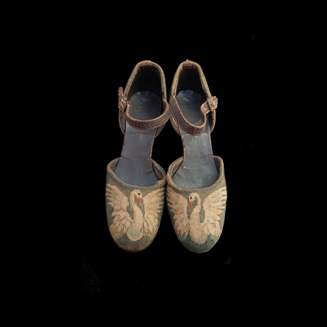 Antique Art DECO SWAN SHOES, Hand Painted Swans With Outstretched Wings ...
