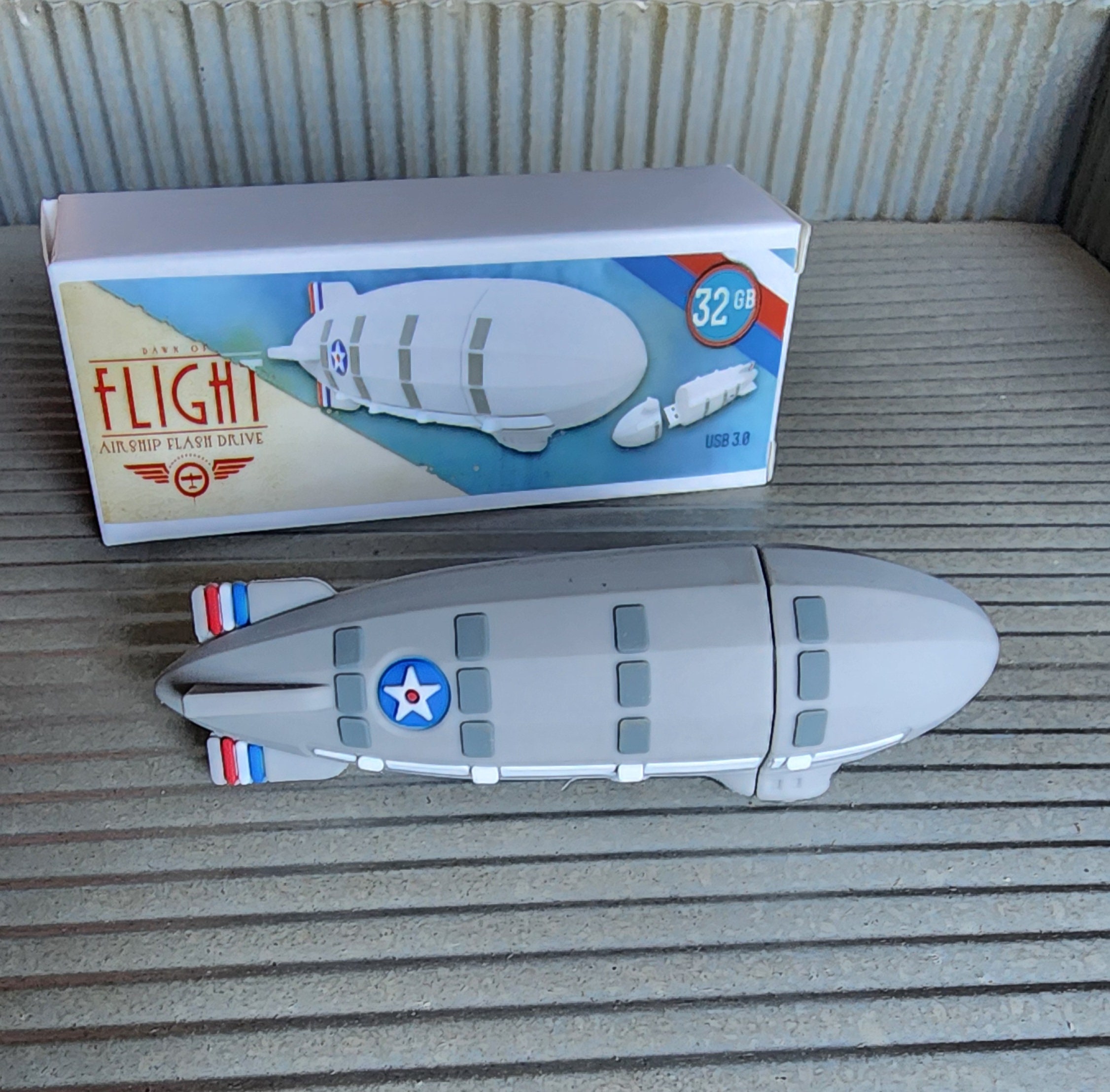 Airship Zeppelin USB 3.0 Flash Drive 32 GB With Flight Stand - Etsy