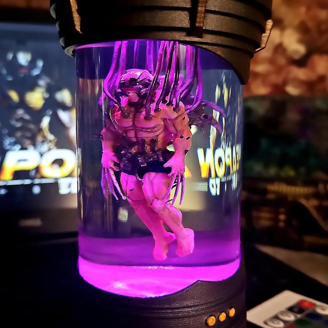 WOLVERINE Chamber Incubator, Hero Custom Resin Lamp, Creations Art ...
