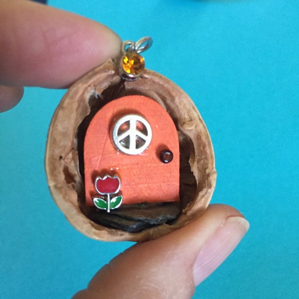 Walnut Shell Diorama - Etsy