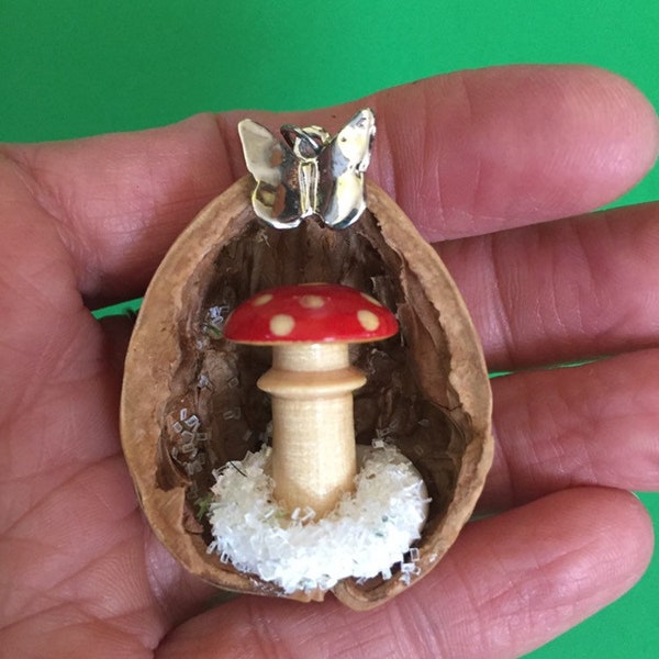Walnut Shell Diorama - Etsy