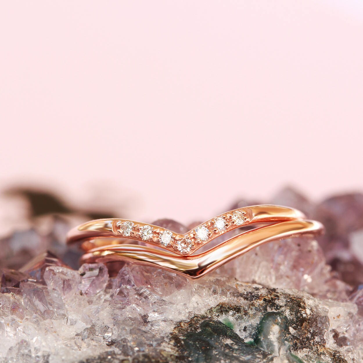 Chevron V 7 Diamond Ring / Pave Diamonds / Diamond Wedding - Etsy Israel