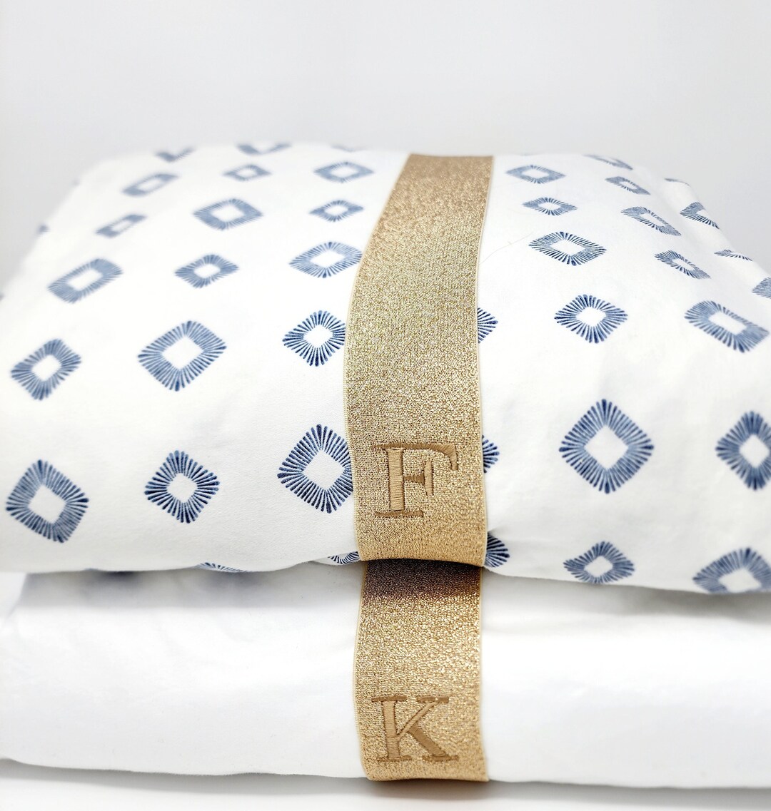 Bed Sheet Holder Embroidered Elastic Sheet Band Bedsheet Keeper Linen ...