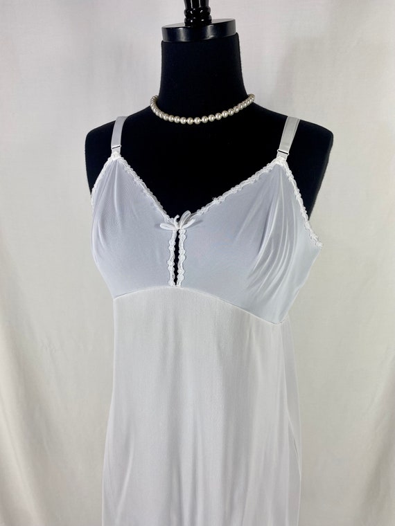 Vintage Olga White Nylon Keyhole Nightgown Slip Style… Gem