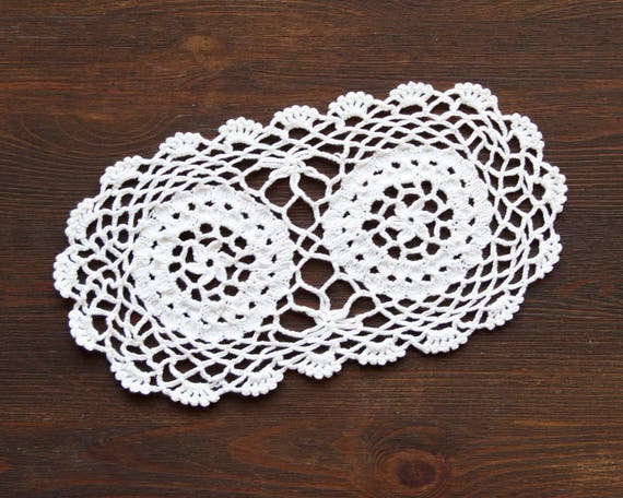 White Oval Crochet Doily Vintage Doily FREE SHIPPING Shabby - Etsy