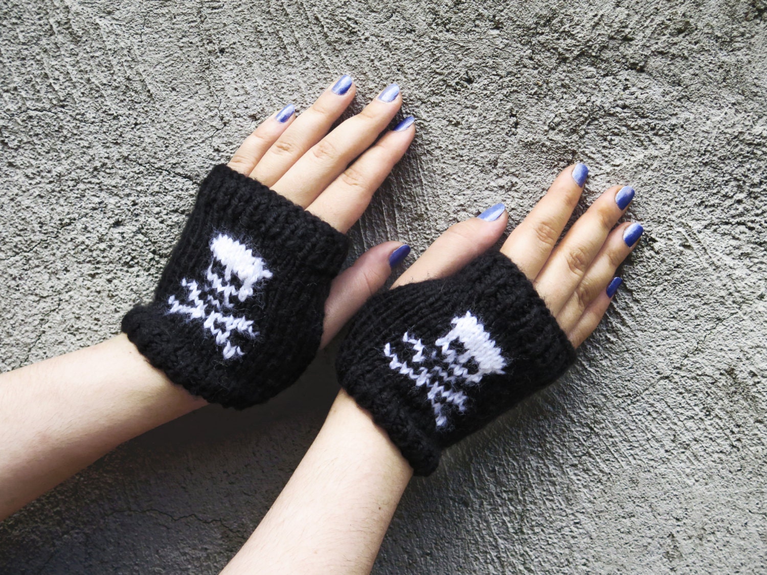 Skeleton Fingerless Gloves - Knitted Wrist Warmers - Winter Cozy Gloves ...