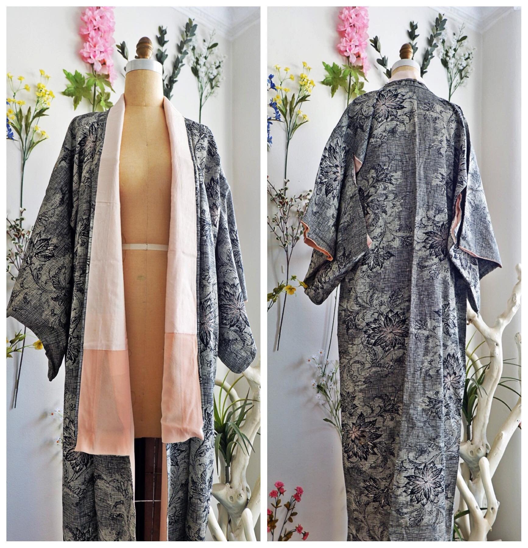 Vintage 70s Black and Pink Japanese Floral Silk Kimono Robe Vintage 70s Black and Pink Japanese Floral Silk Kimono Robe