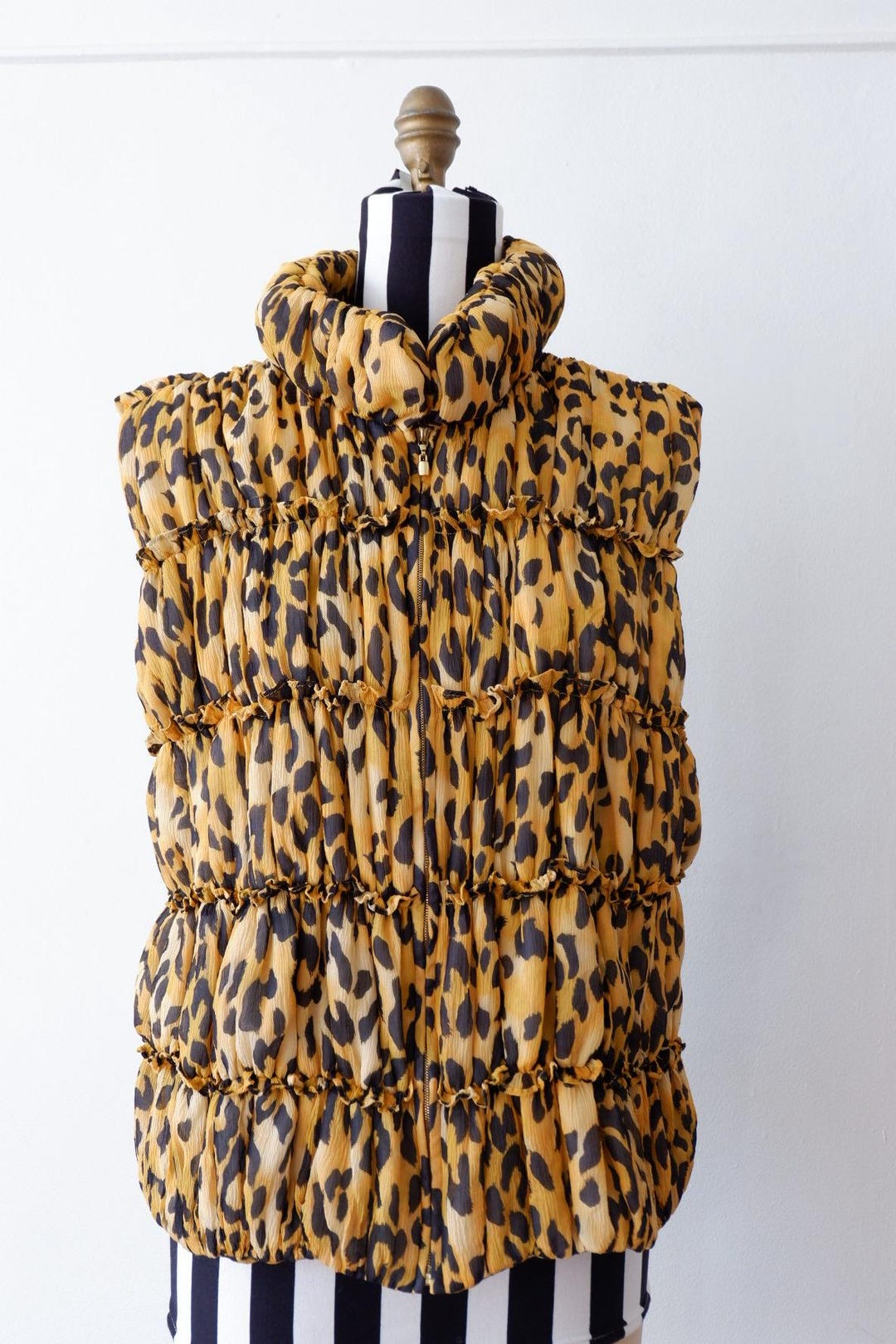 St. John Cheetah Puffer Vest/ Leopard Ruched Quilted Puffer Outerwear ...