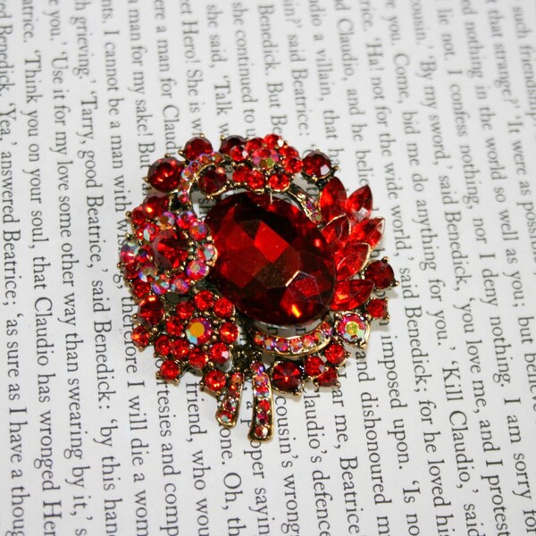 Red Vintage Brooch - Etsy