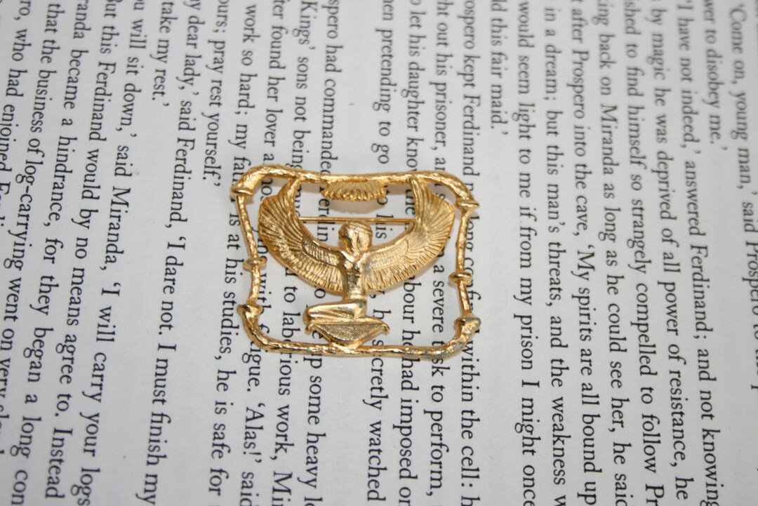 Lovely Egyptian Goddess Brooch Gold Tone Nut Isis Horus - Etsy