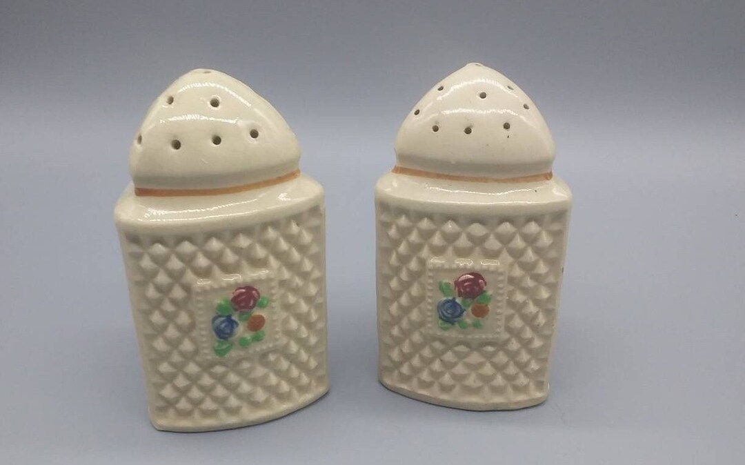 Vintage Diamond Design Cream Salt and Pepper Shaker Set With Flower ...