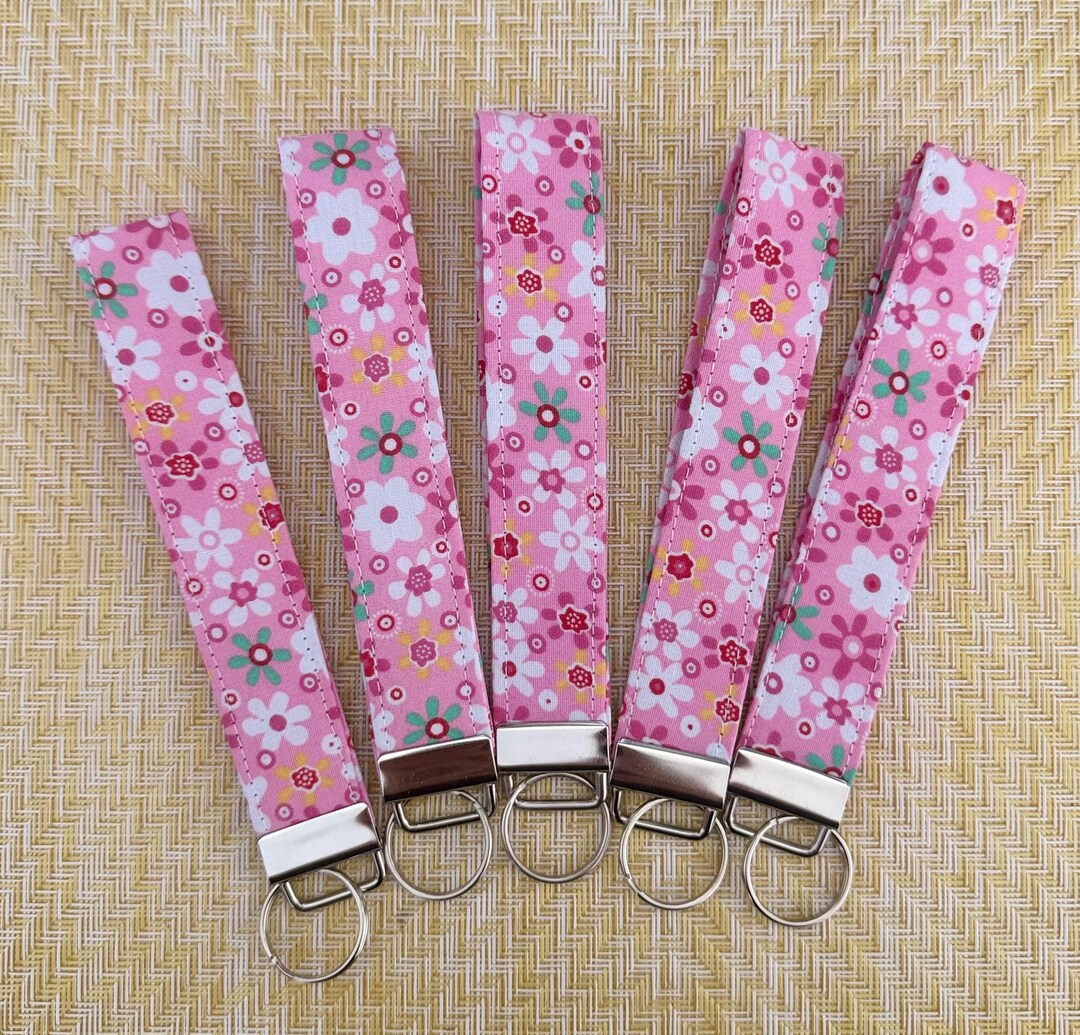 Pink and White Floral Key Fob - Etsy