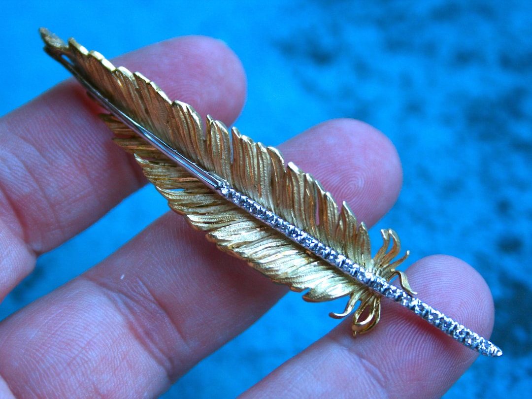 Gorgeous 18K Yellow Gold Diamond Feather Pin/pendant - 0.42ct. - Etsy