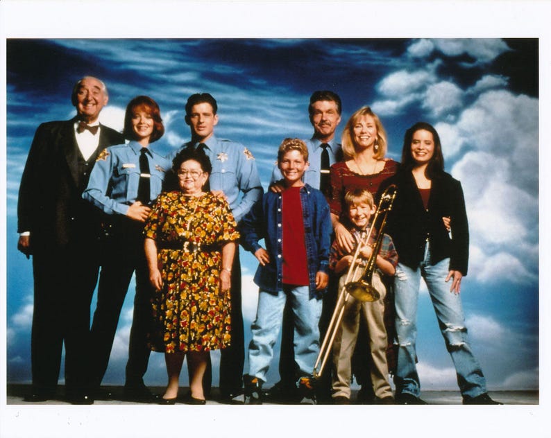 Picket Fences Cast Photo #10 Lauren Holly, Adam Wylie, Holly Marie ...